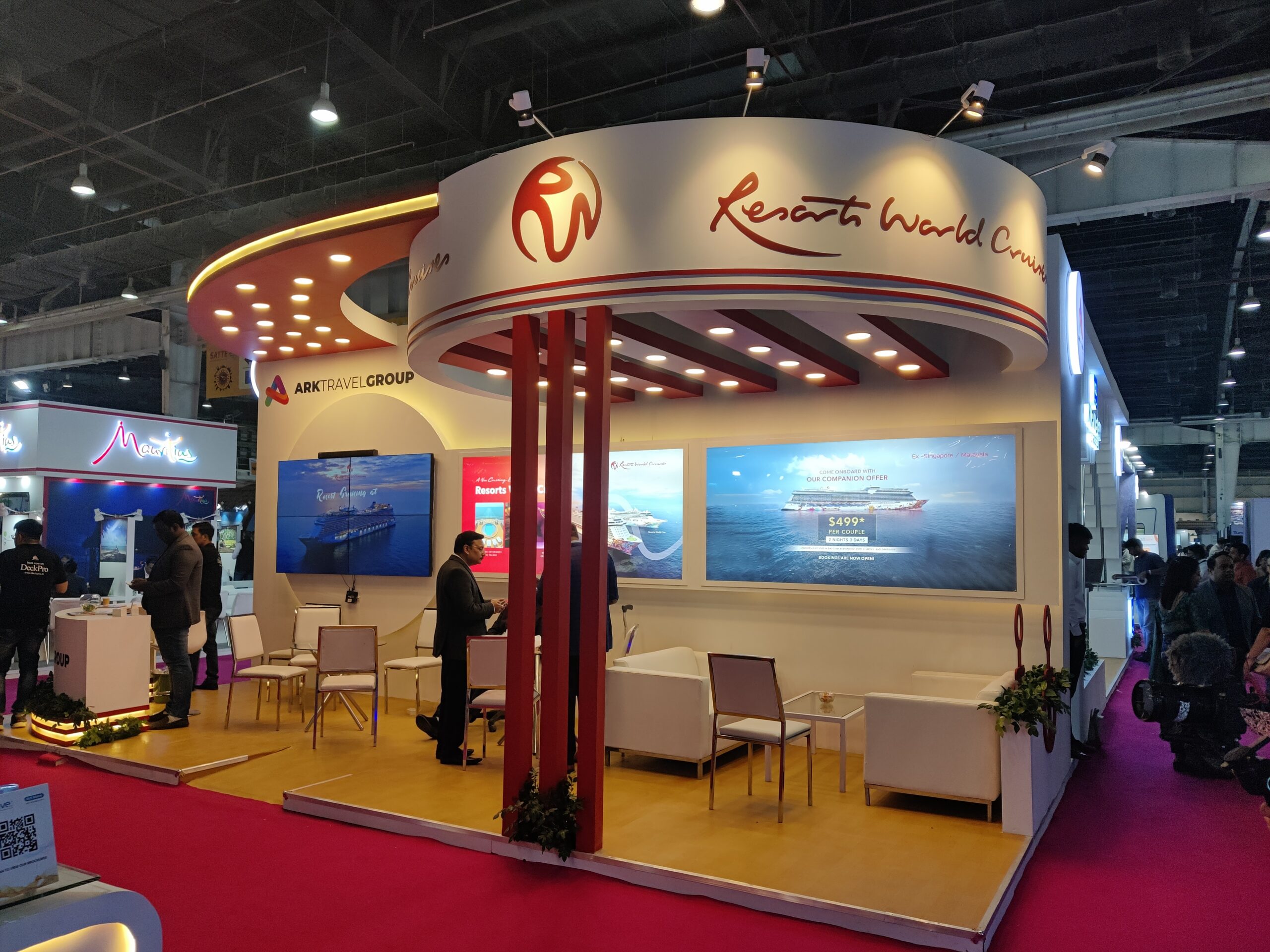 Custom Exhibition Stand Design Services | Expo Brand Wakers